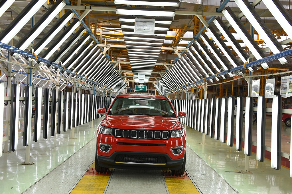 FCA unveils JEEP Compass, India launch in August 2017