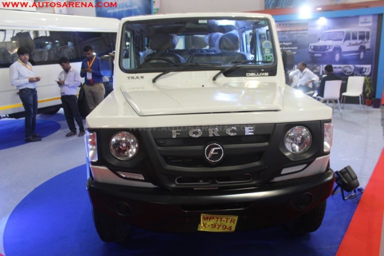 Force Motors unveil Trax Cruiser Deluxe at PRAWAAS 2017